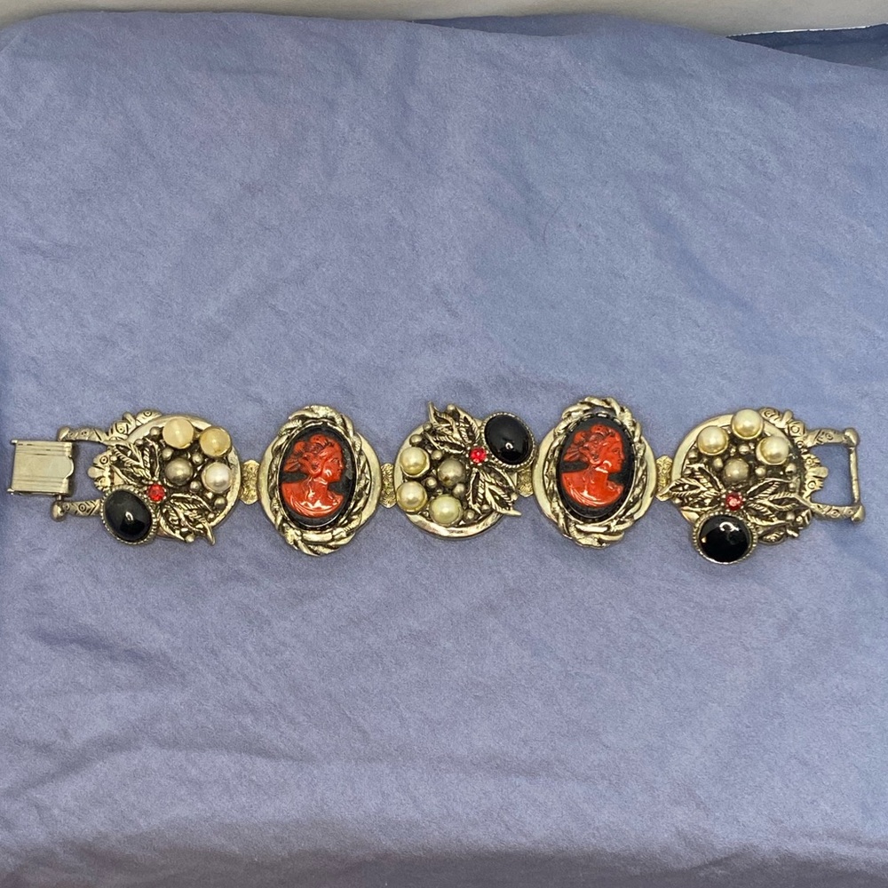 Extremely Rare Selro Bracelet - Gem